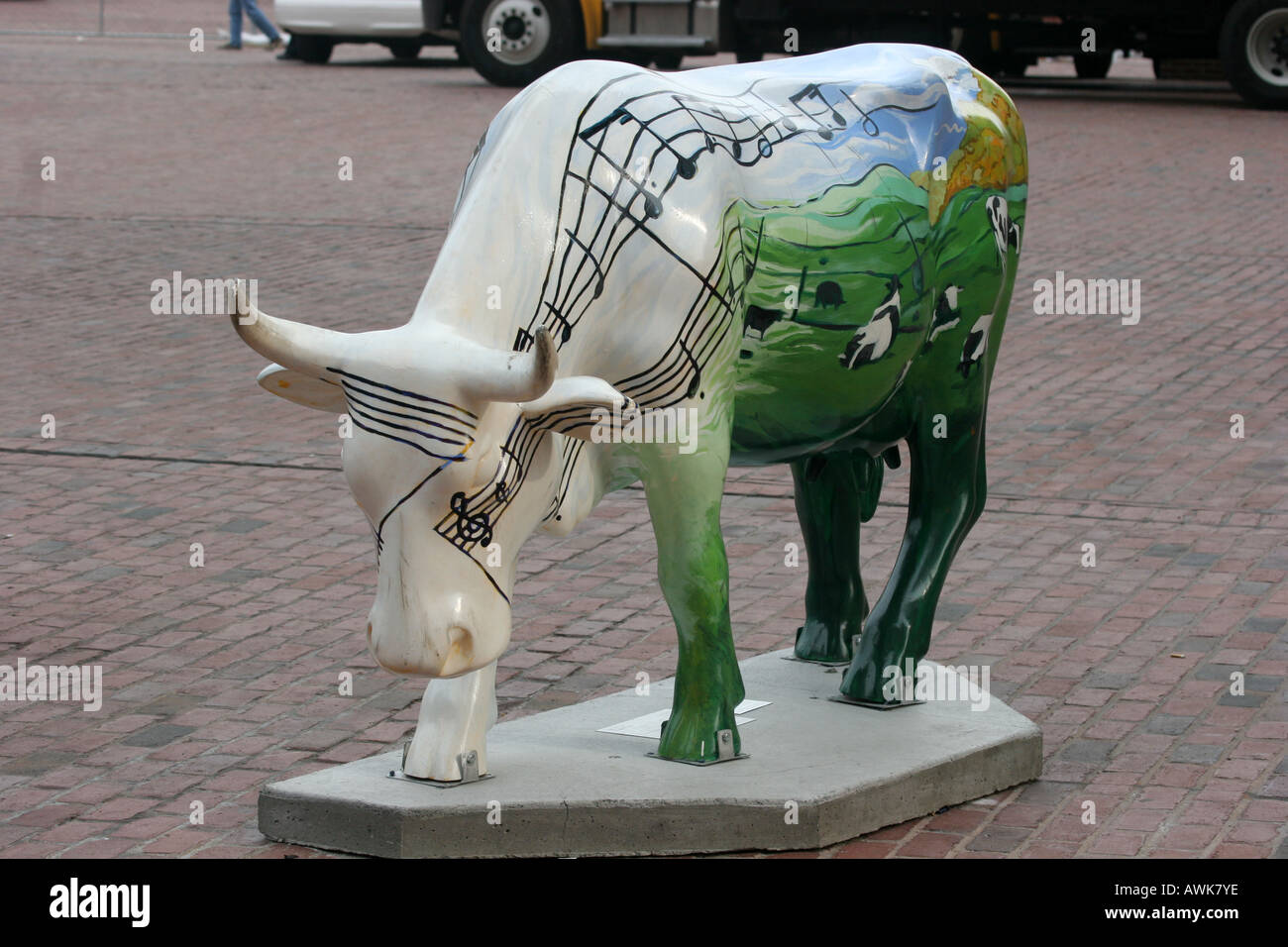 Plastic cow life size hi-res stock photography and images - Alamy