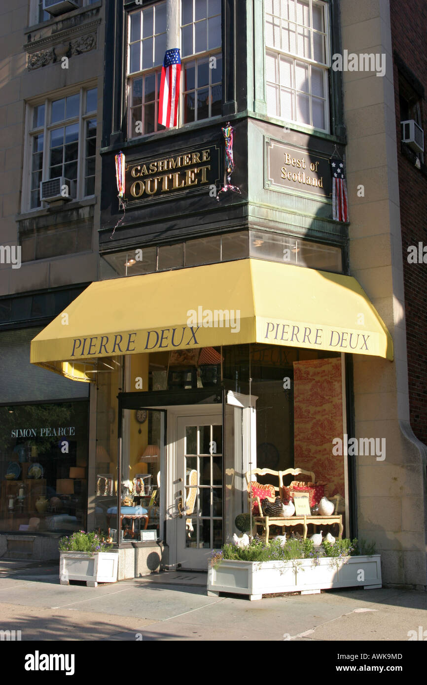 Newbury street in back bay hi-res stock photography and images - Alamy