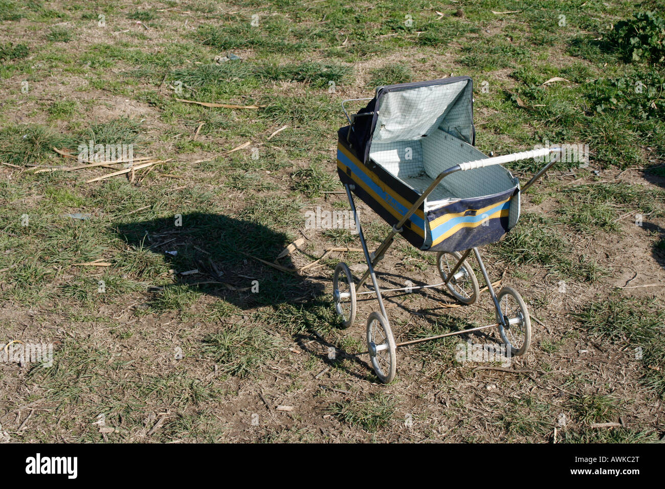 Empty pram hi-res stock photography and images - Alamy