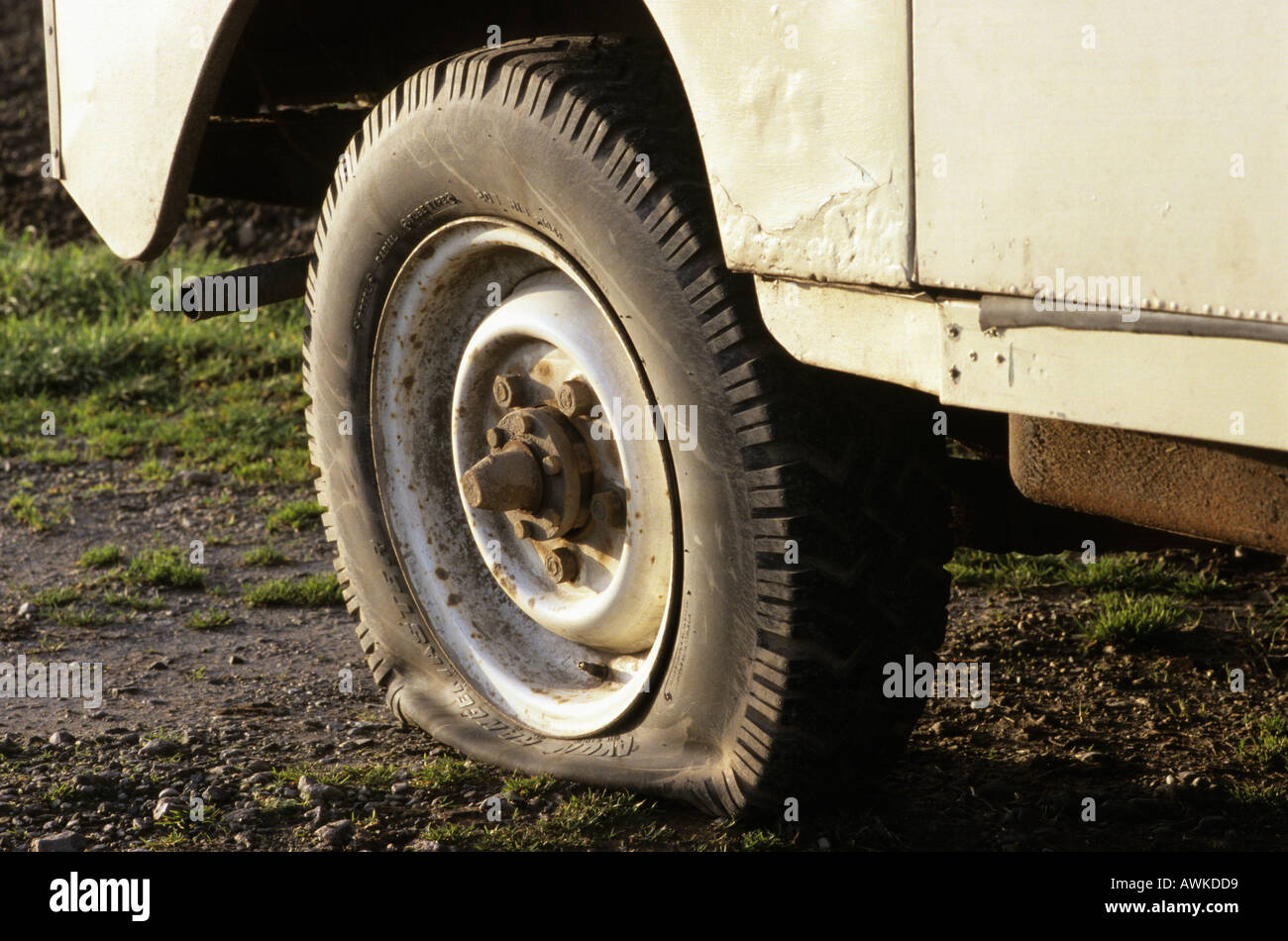 Flat tyre hi-res stock photography and images - Alamy