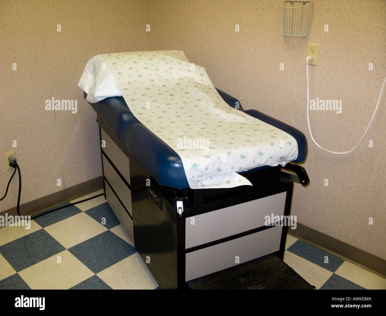 examination room in a doctor's office Stock Photo - Alamy