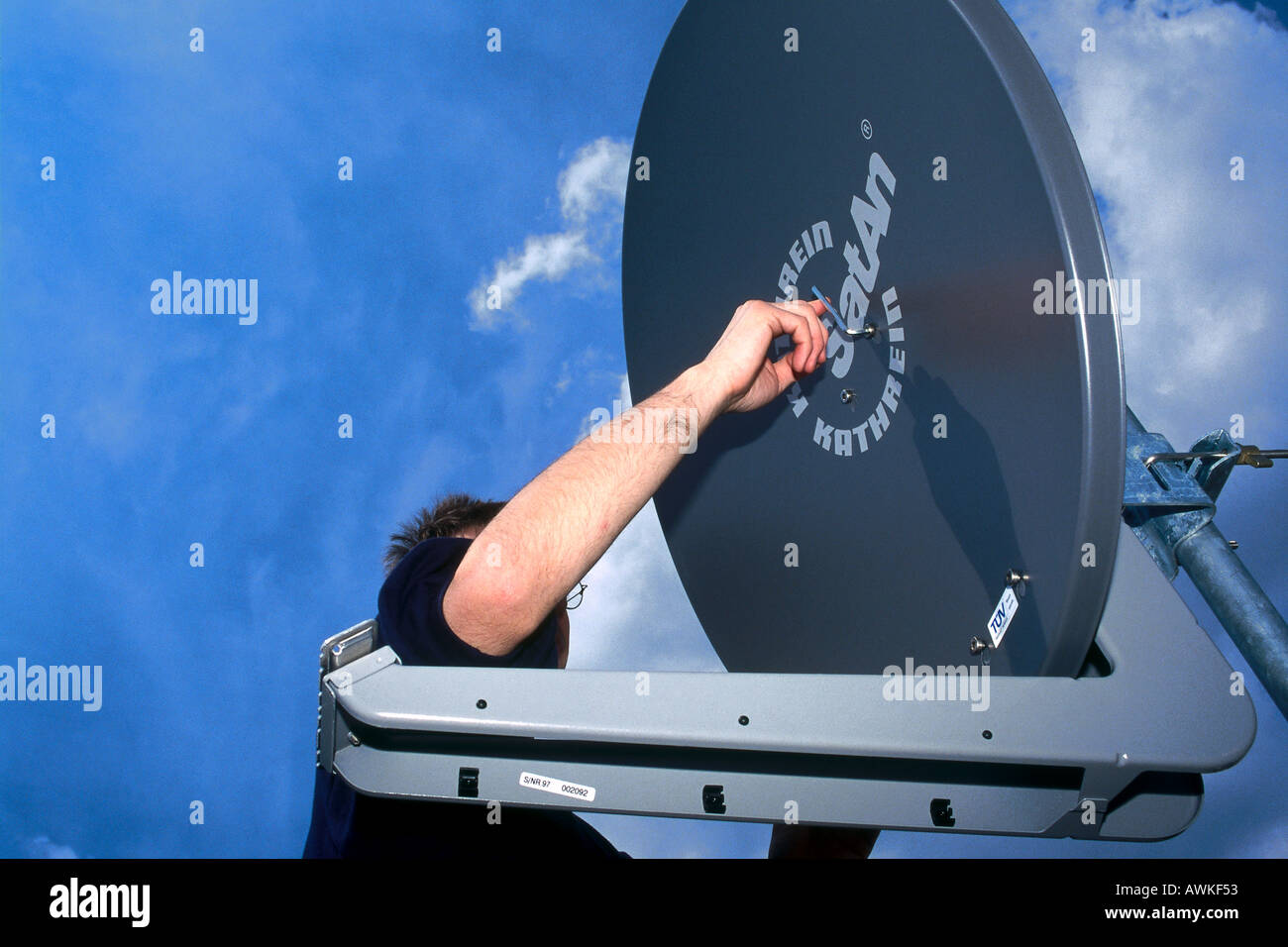 Satellite dish set up hi-res stock photography and images - Alamy