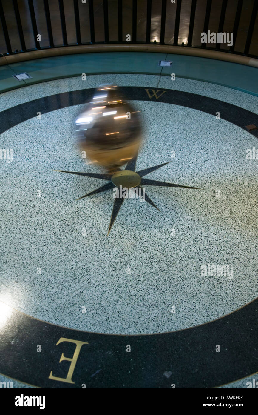 Pendulum natural history museum balboa hi-res stock photography and ...