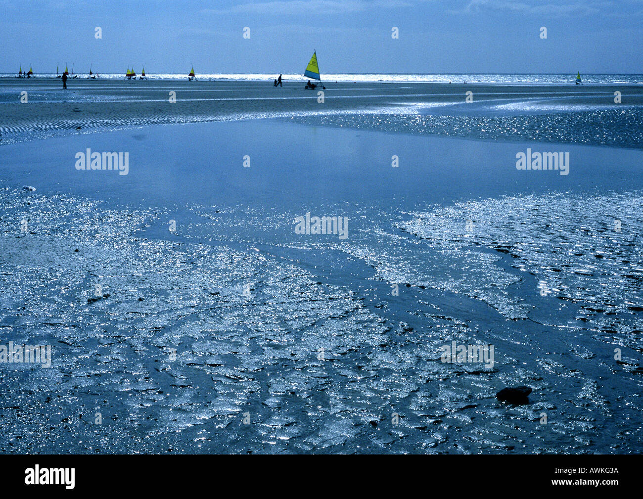 Tide cycles hi-res stock photography and images - Alamy