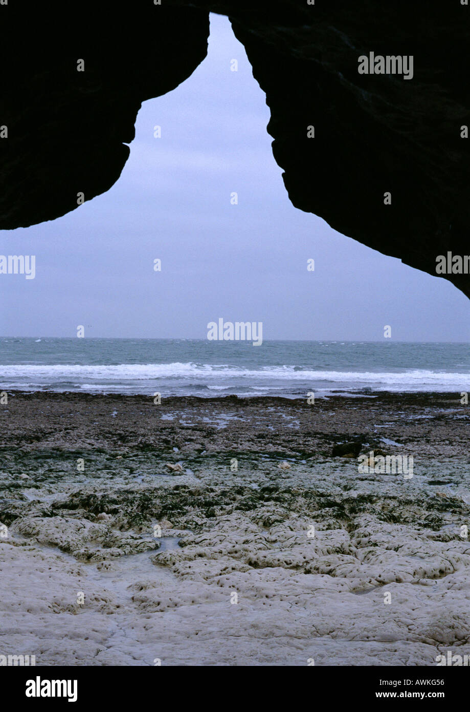 France normandy rock formations beach hi-res stock photography and ...