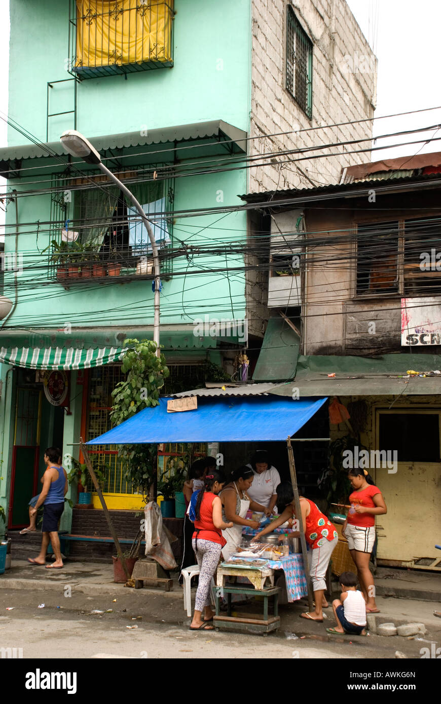 philippines manila slum scene malate Stock Photo - Alamy