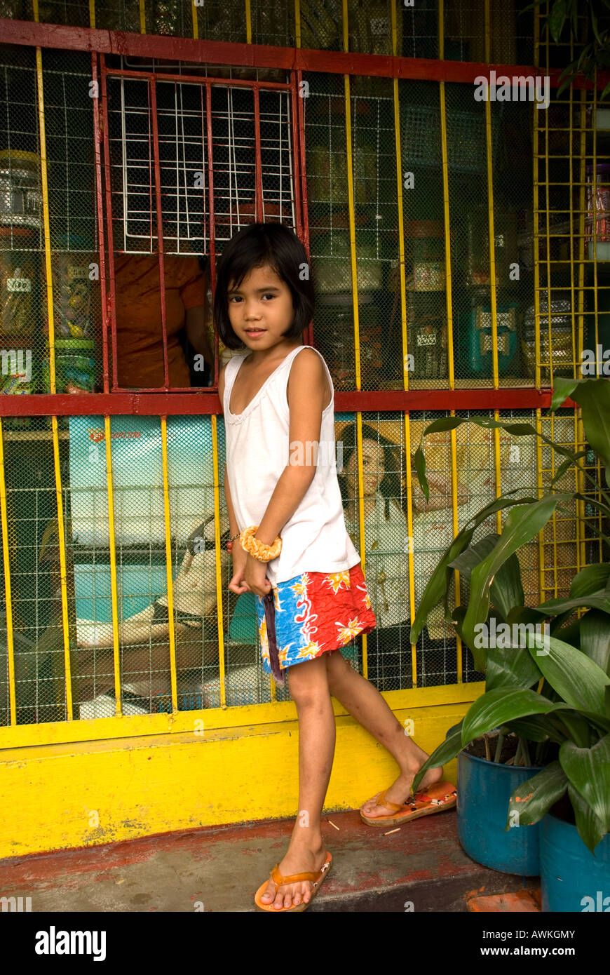 Philippines slum girl hi-res stock photography and images - Alamy