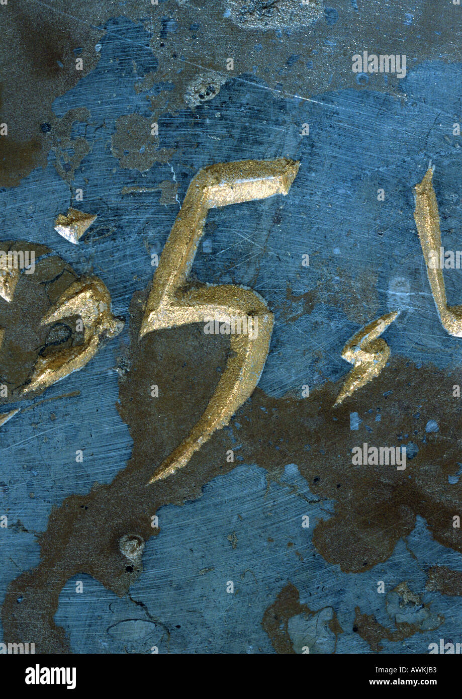 Flaking gold texture hi-res stock photography and images - Alamy