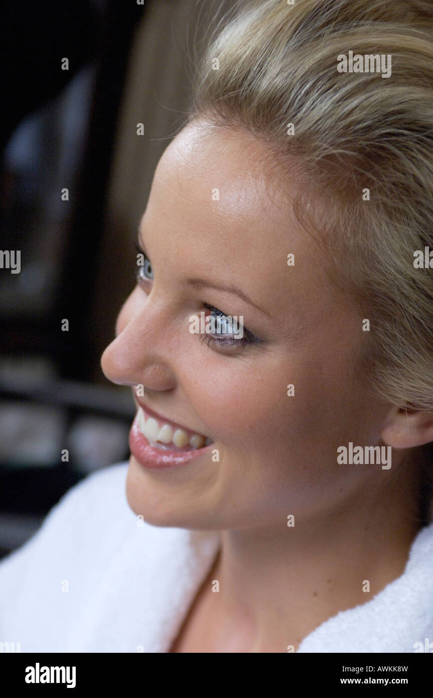 Bridal hair styles hi-res stock photography and images - Alamy