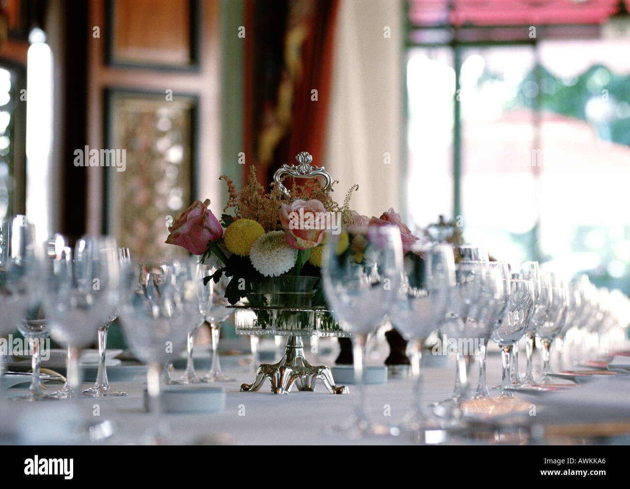 Elegant table settings Stock Photo - Alamy