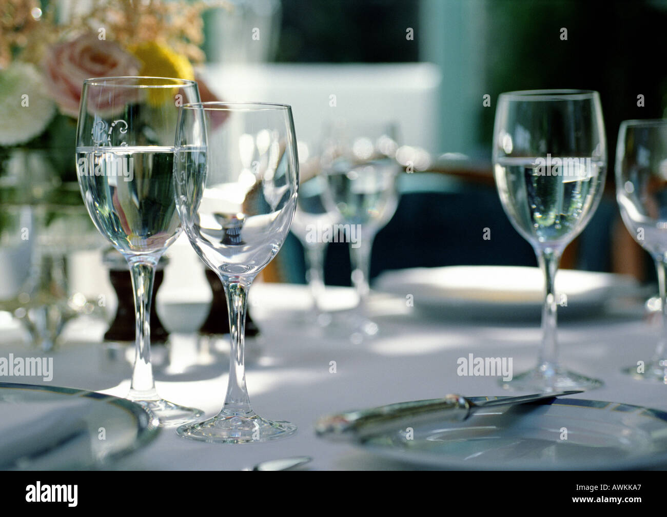 Elegant table settings Stock Photo - Alamy