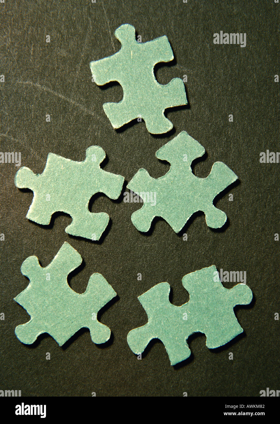 Jigsaw puzzle board hi-res stock photography and images - Alamy