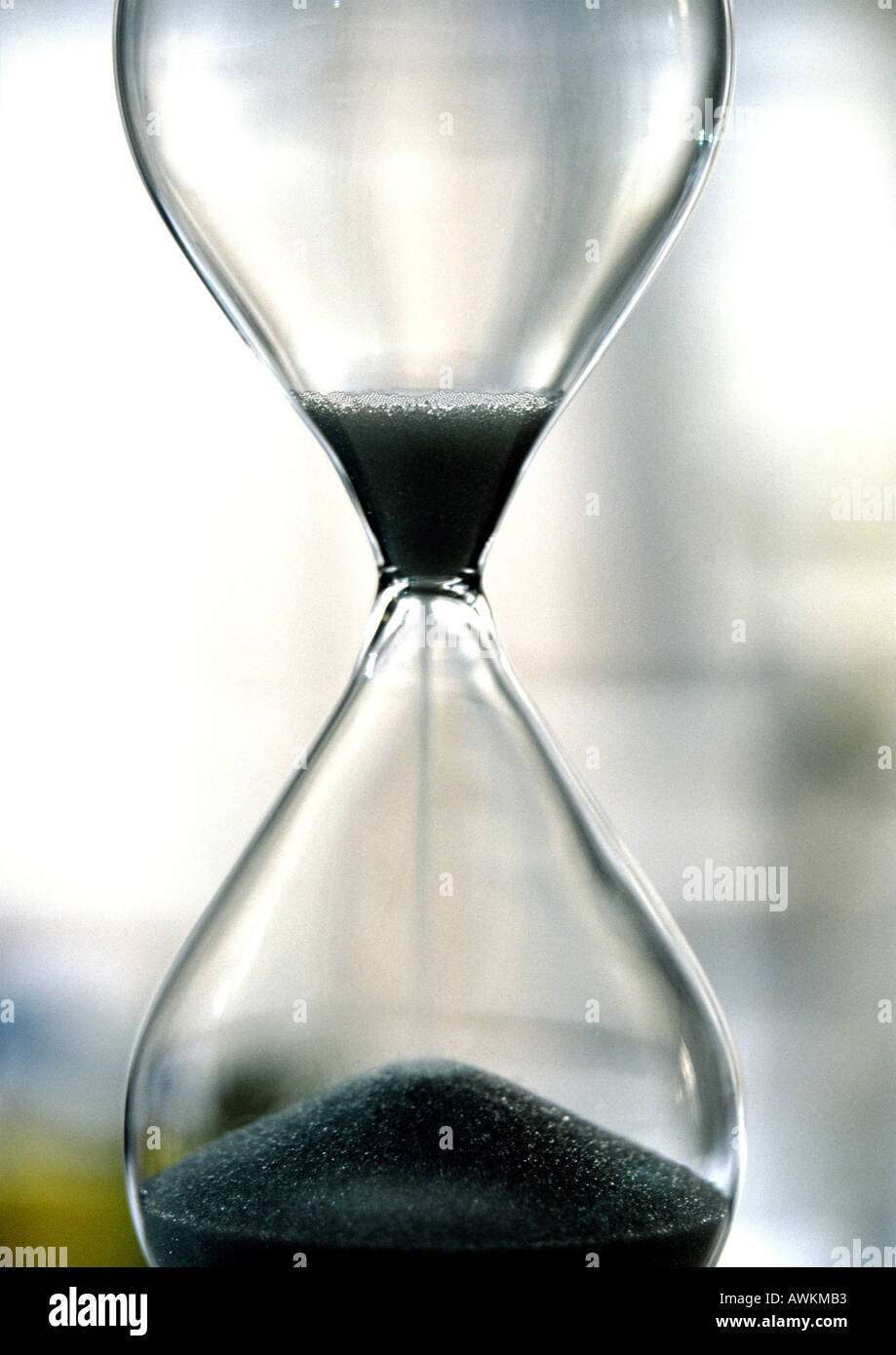 Hourglass 1 hi-res stock photography and images - Alamy