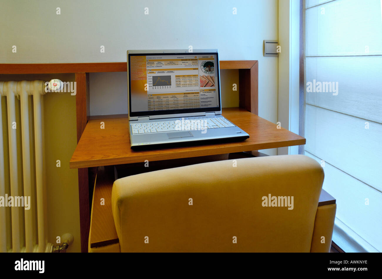 LAPTOP ON HOTEL TABLE Stock Photo - Alamy