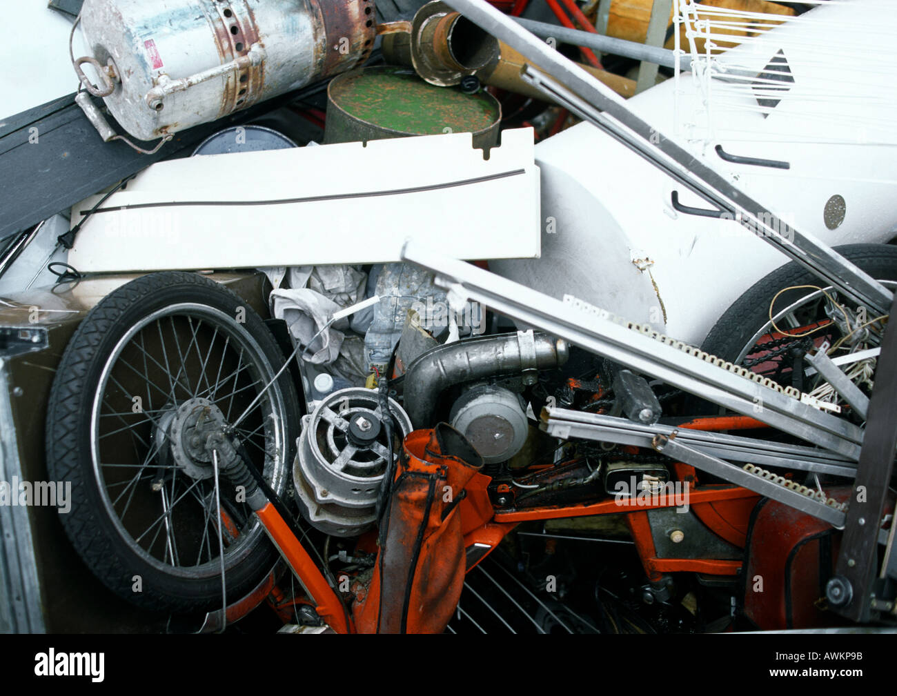 Scrap auto parts Stock Photo - Alamy
