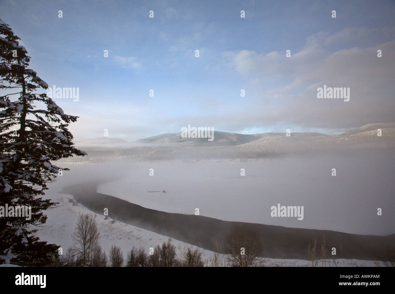 Water clouds mountains hi-res stock photography and images - Alamy