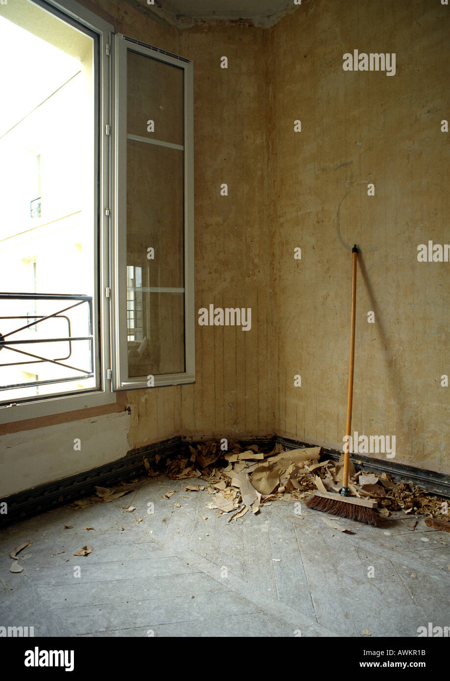Broom leaning up against wall hi-res stock photography and images - Alamy