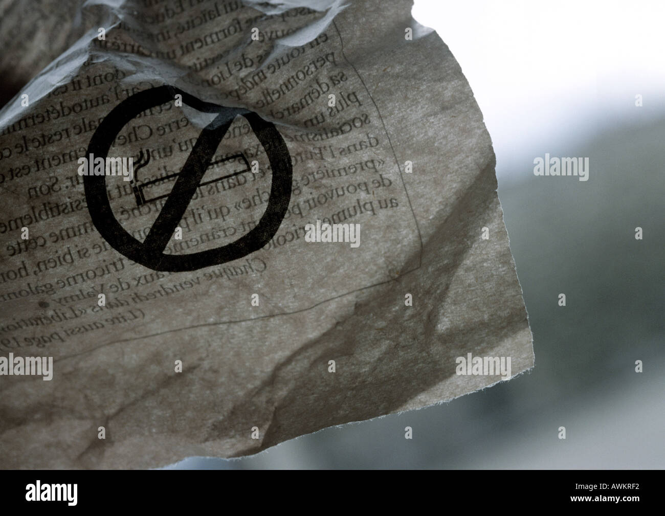 No smoking sign on sheet of paper Stock Photo - Alamy
