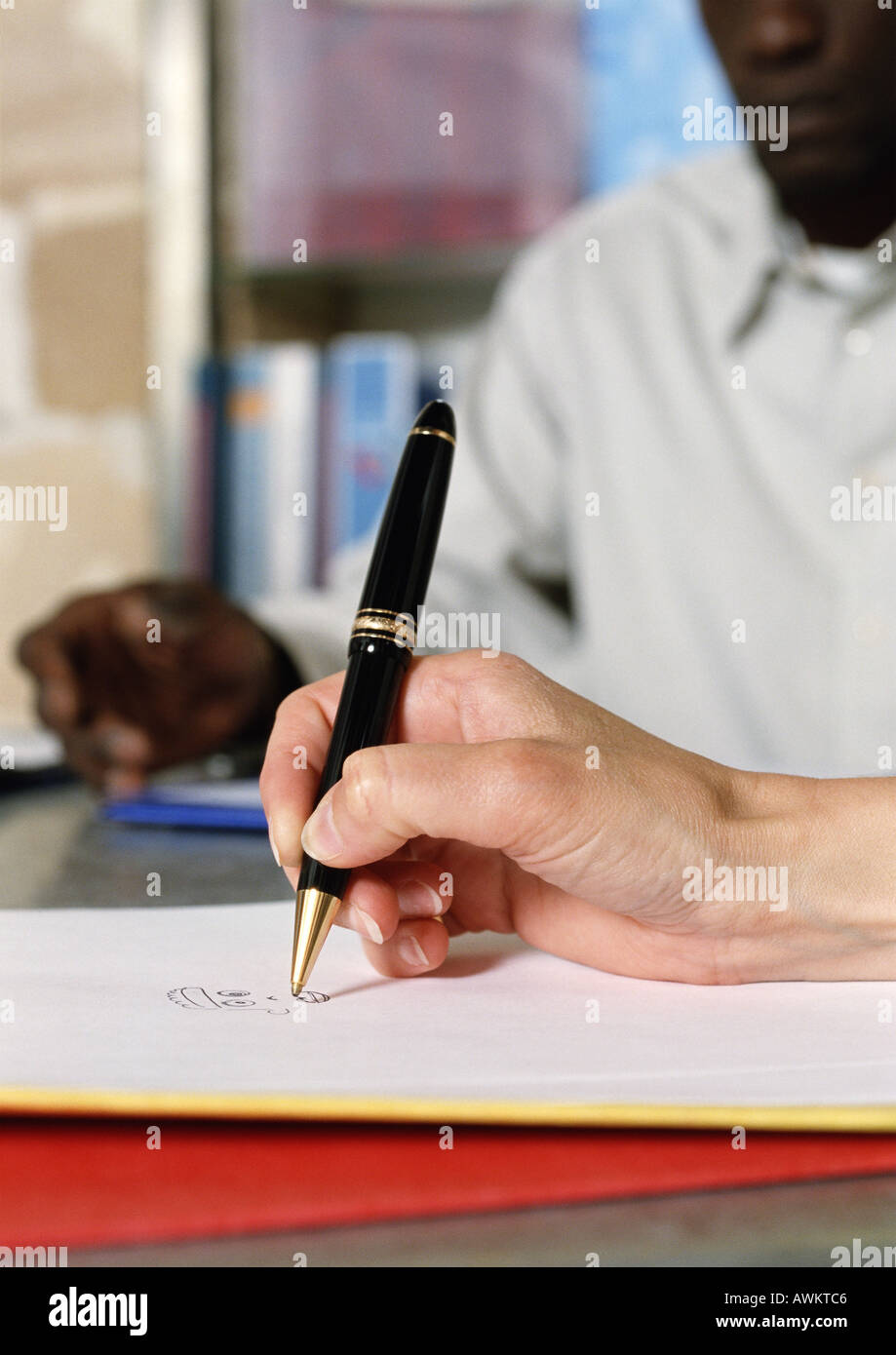 Man hand close up draws hi-res stock photography and images - Alamy