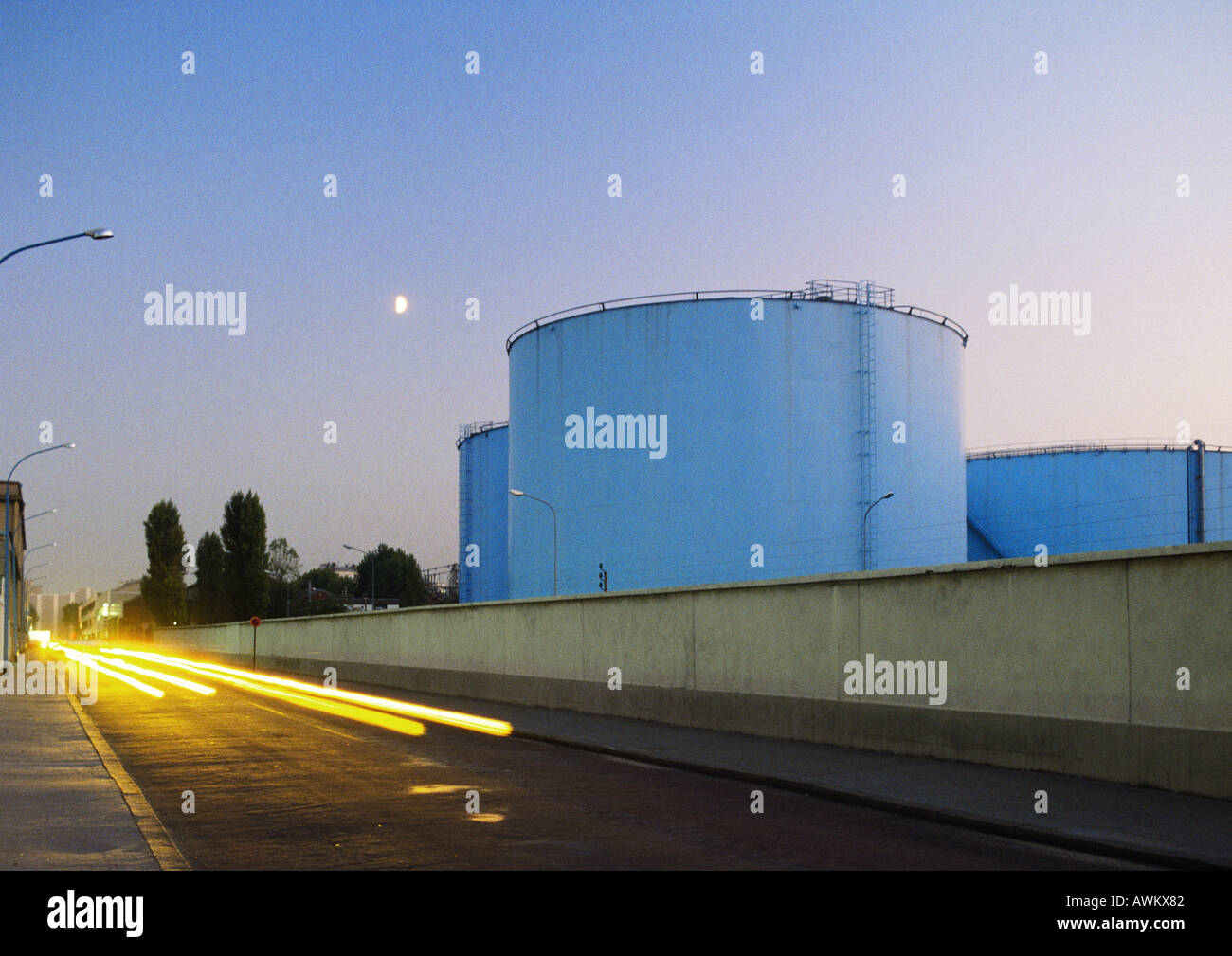 Empty oil storage tanks hi-res stock photography and images - Alamy
