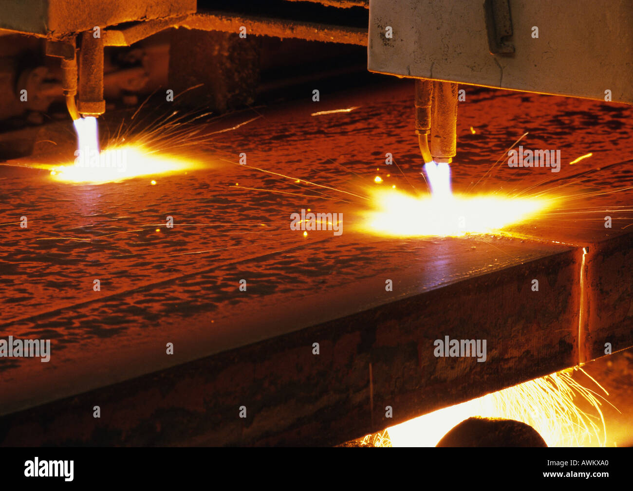 Torch cutting steel slab hi-res stock photography and images - Alamy
