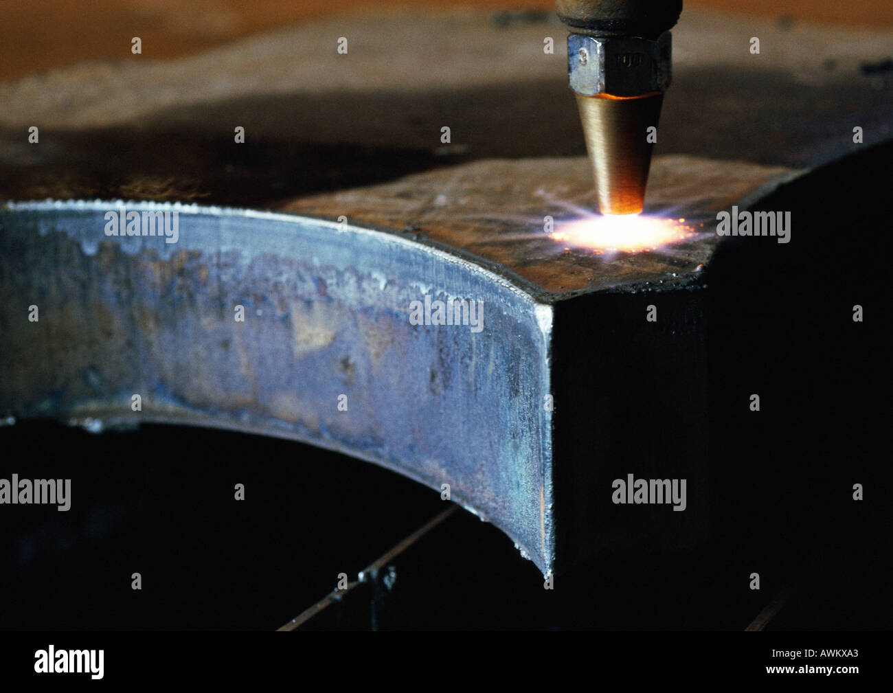 Torch cutting steel slab hi-res stock photography and images - Alamy
