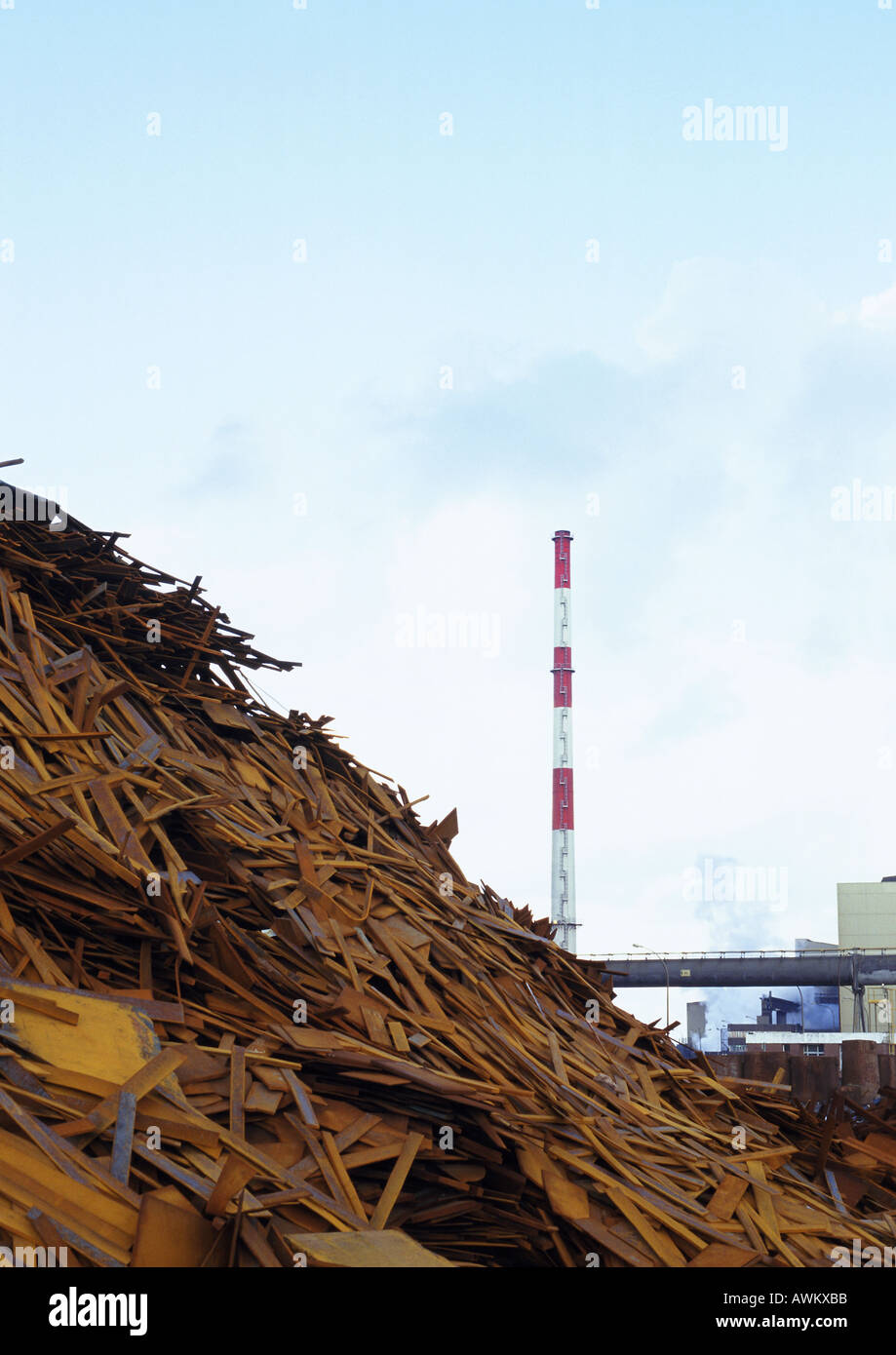 Heap of scrap metal Stock Photo - Alamy