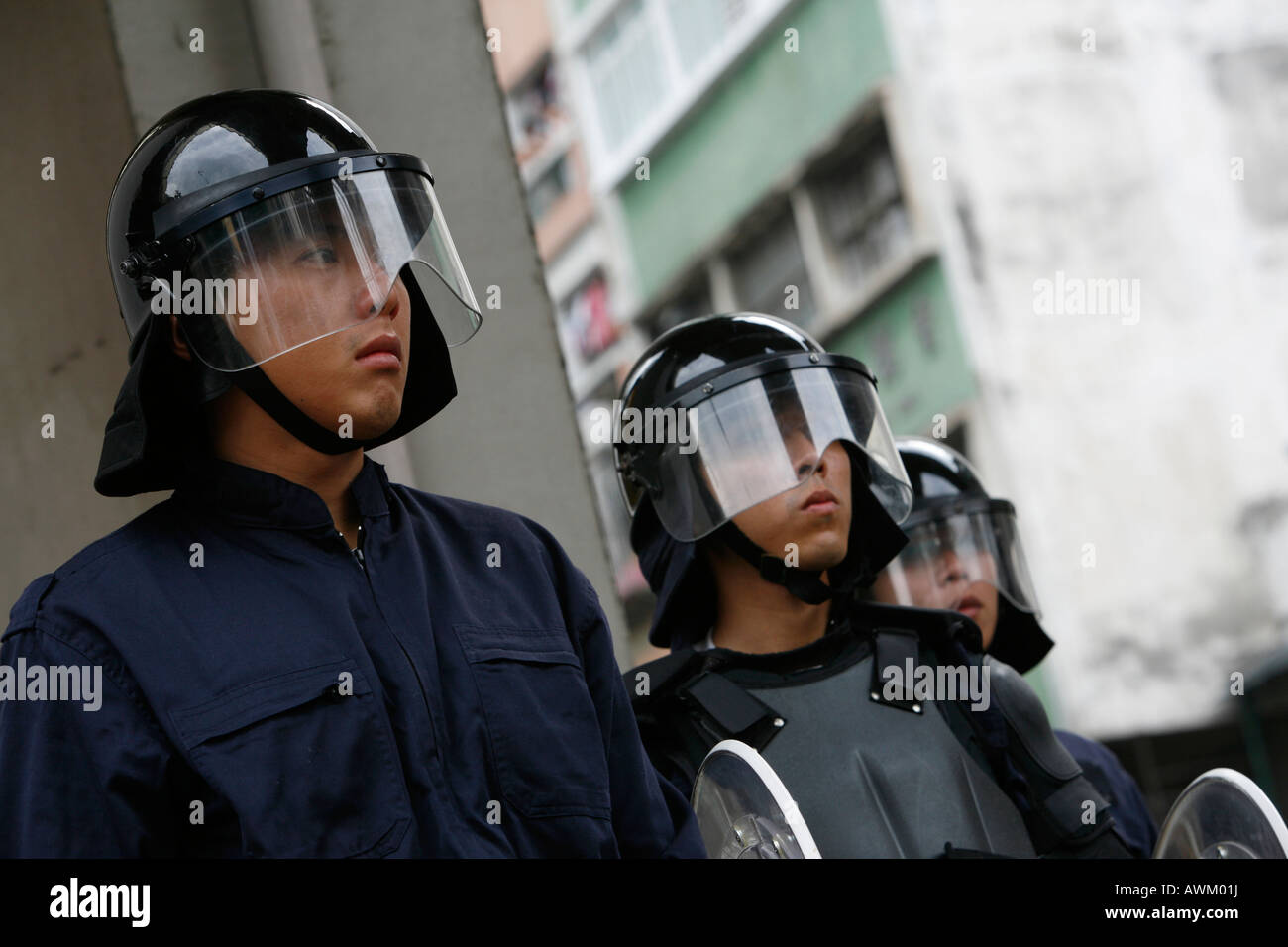 line up police officers Stock Photo - Alamy