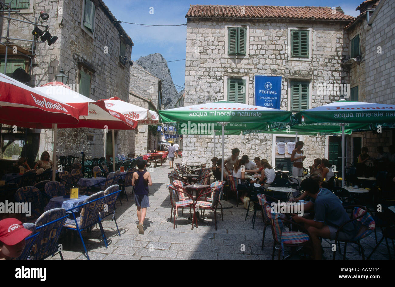 Omis cafe hi-res stock photography and images - Alamy