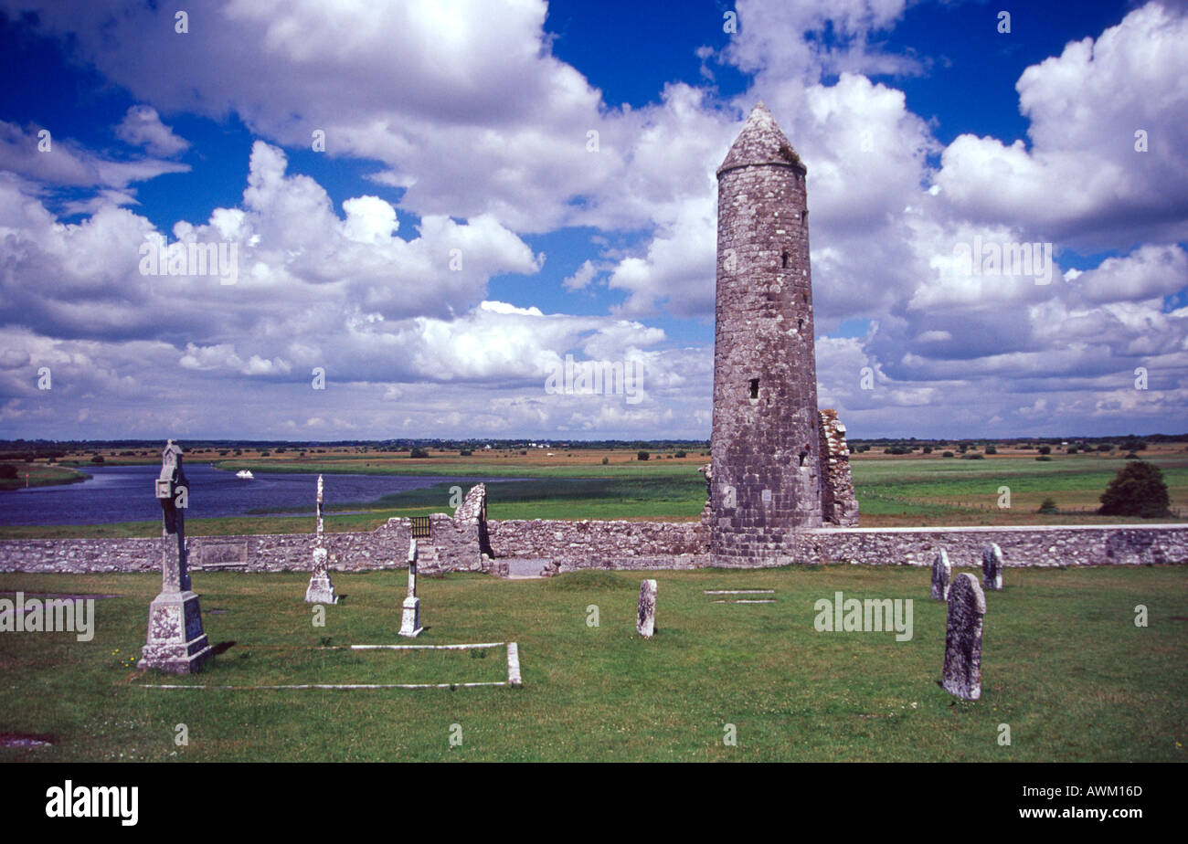 Round tower, Clonmacnoise, Co Offaly, Ireland Stock Photo - Alamy