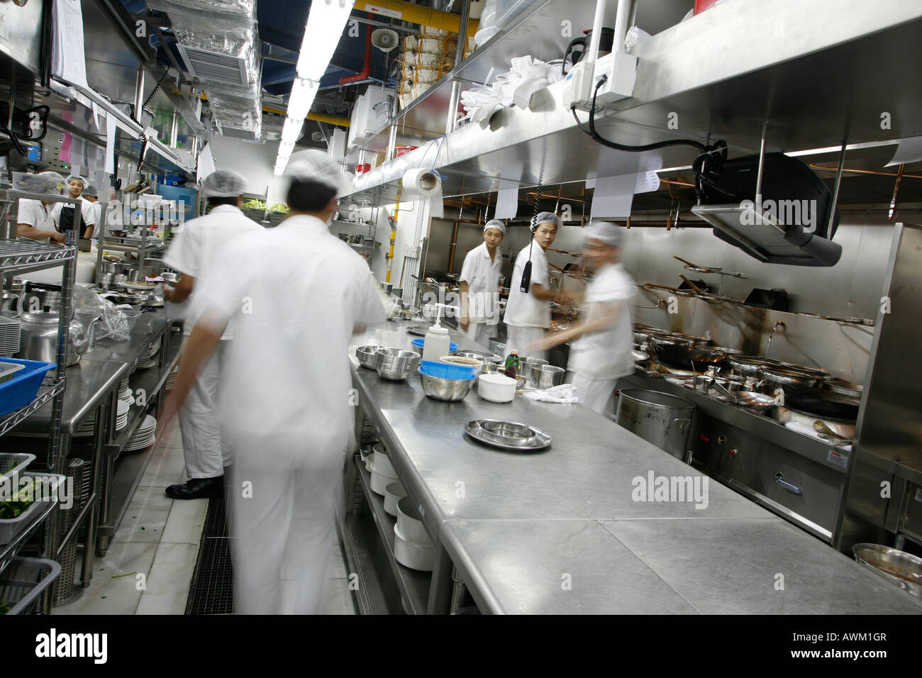 kitchen of a chinese restaurant Stock Photo - Alamy