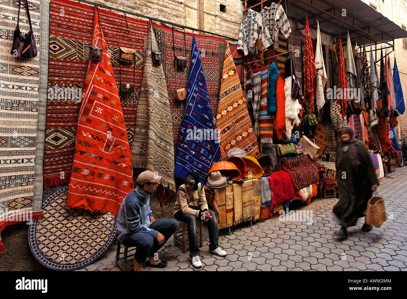 Young salesmen hi-res stock photography and images - Alamy