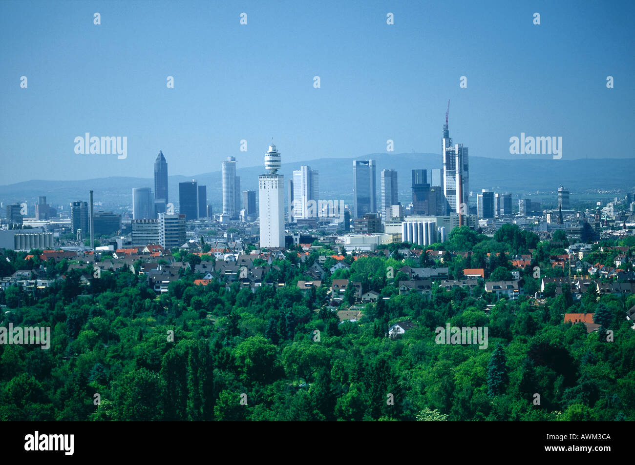 Frankfurt skyline panorama taunus hi-res stock photography and images ...