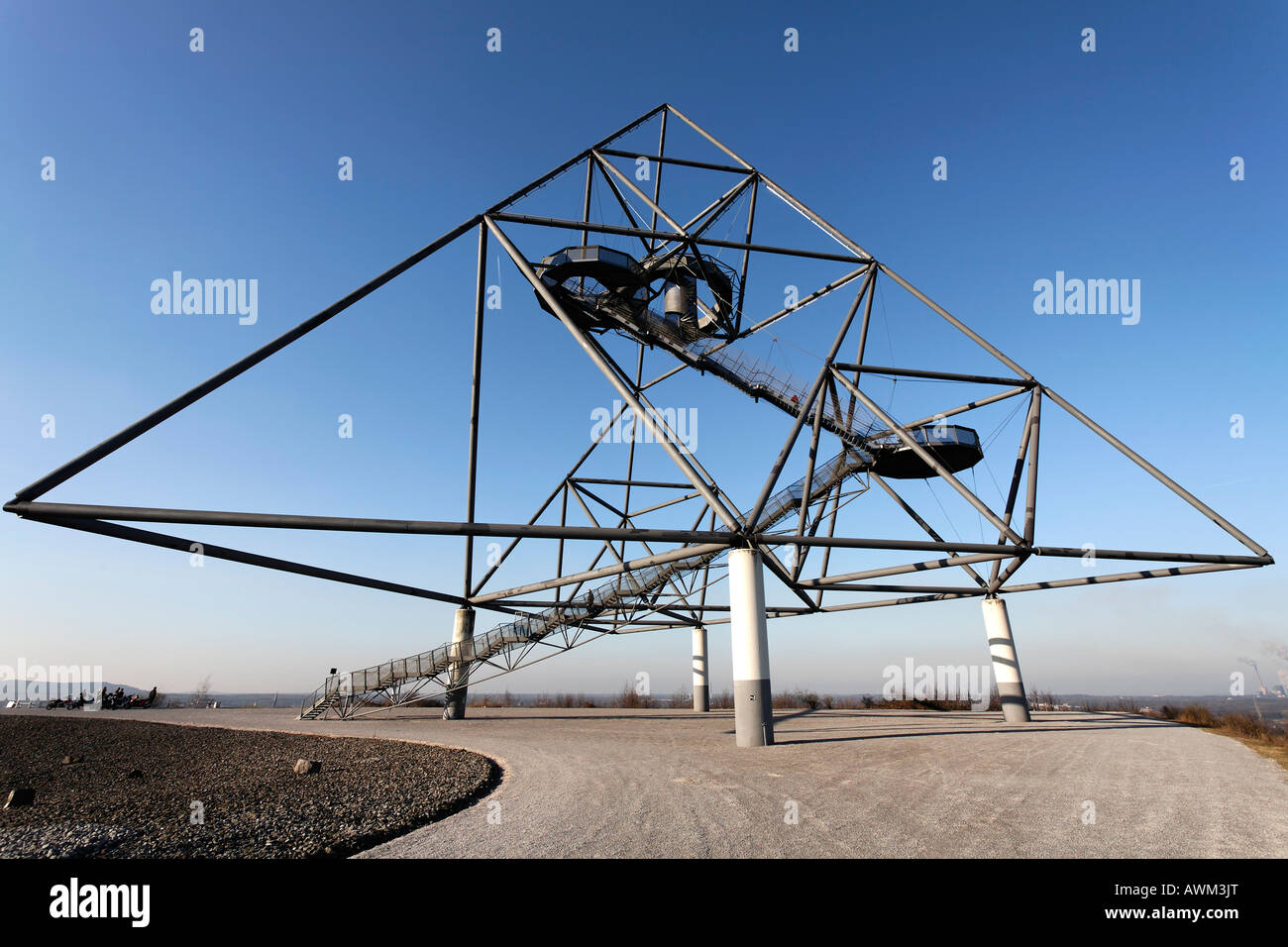 Steel pyramid hi-res stock photography and images - Alamy