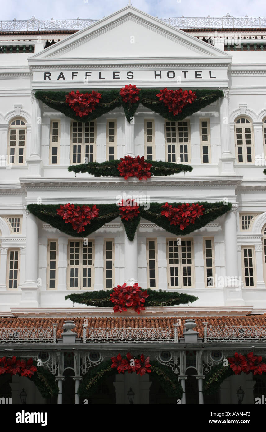 Raffles Hotel at Christmas Singapore Stock Photo - Alamy