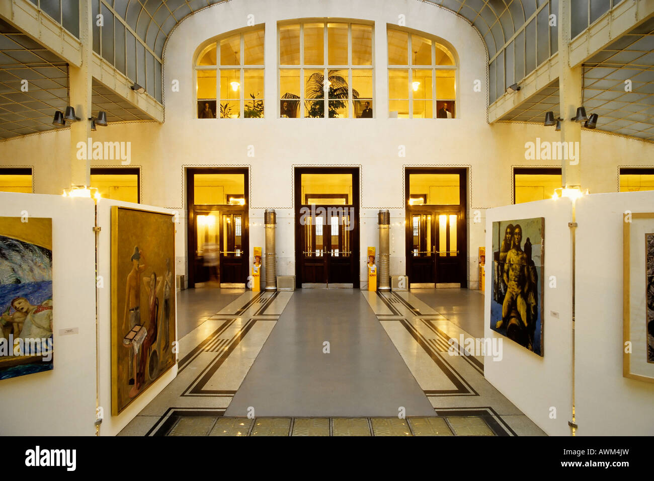 Bank Foyer Stock Photos & Bank Foyer Stock Images - Alamy
