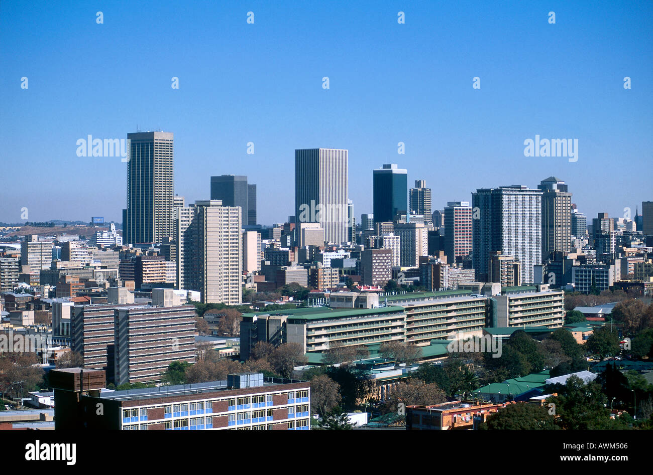 Johannesburg high rise buildings hi-res stock photography and images ...