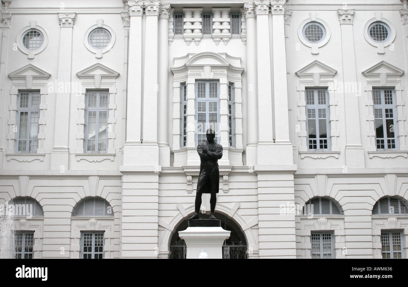 Statue sir stamford raffles victoria hi-res stock photography and images - Alamy