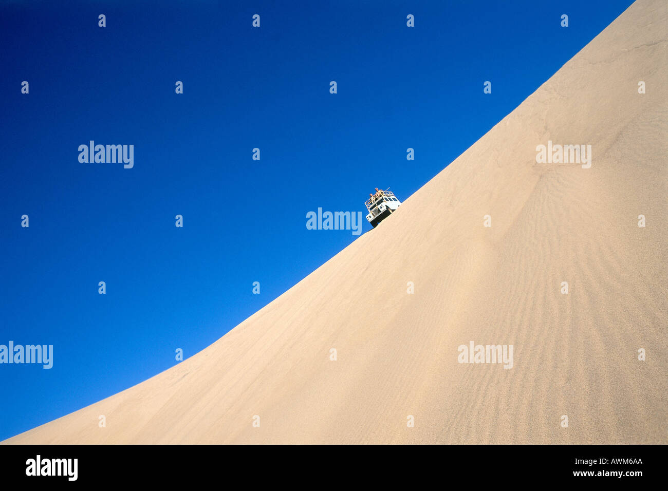 Suv low angle hi-res stock photography and images - Alamy