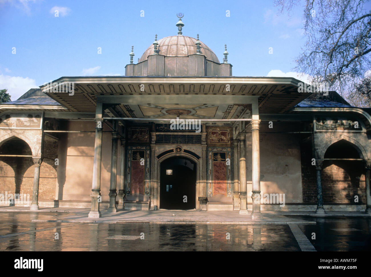 Facade of palace, Topkapi Palace, Istanbul, Turkey Stock Photo - Alamy