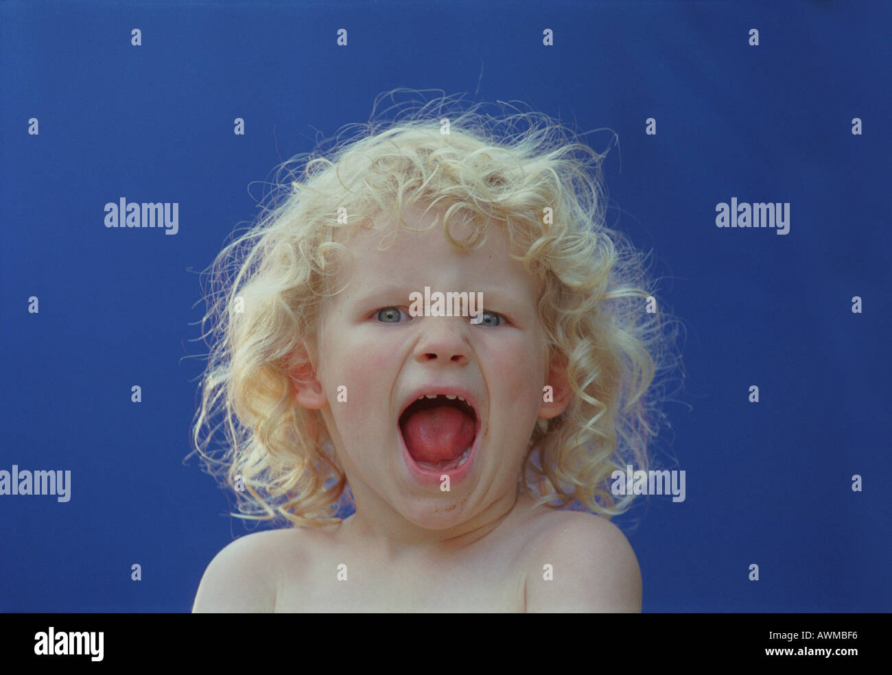 Child portraits crying hi-res stock photography and images - Alamy