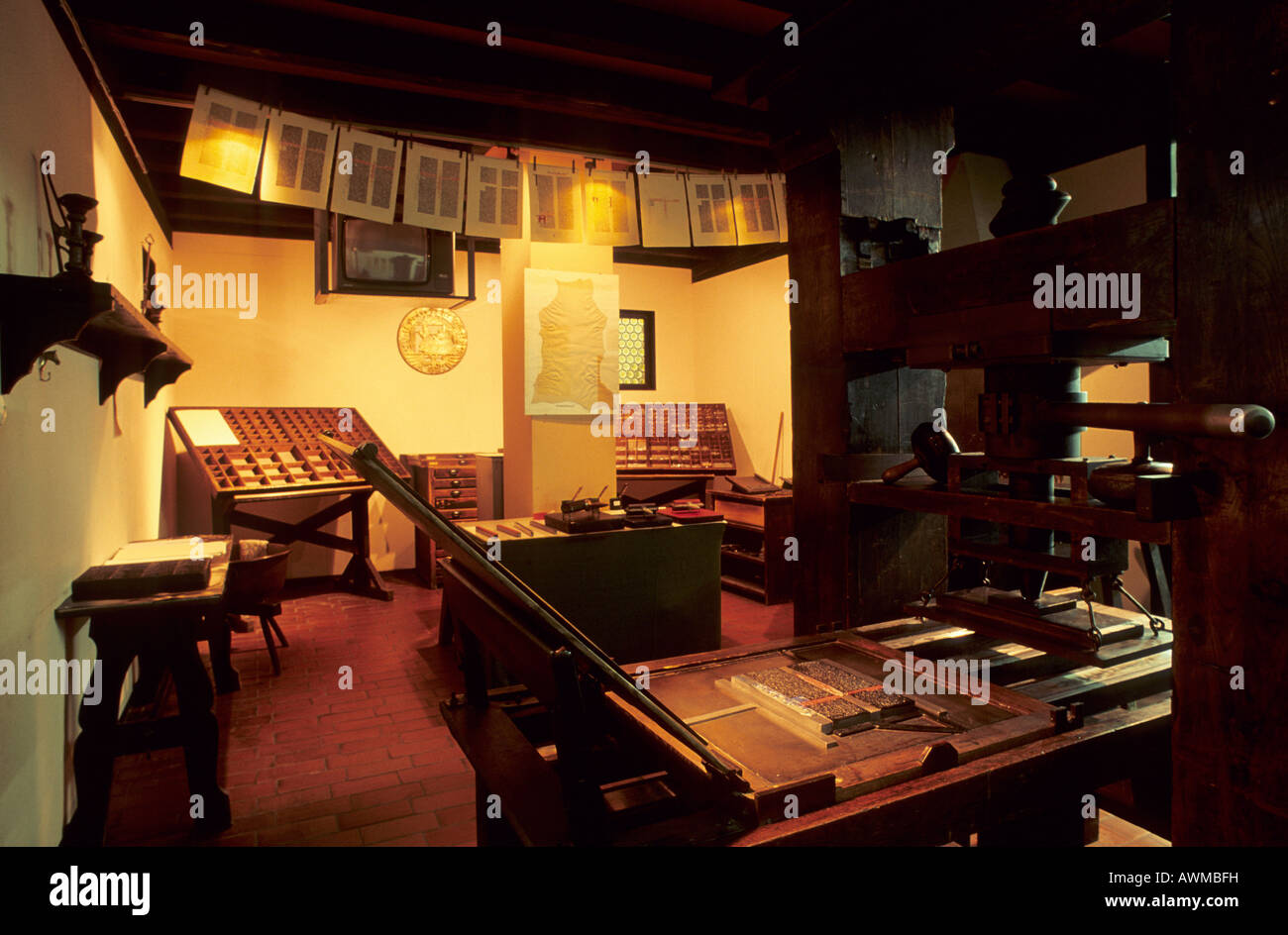 Gutenberg printing press hi-res stock photography and images - Alamy