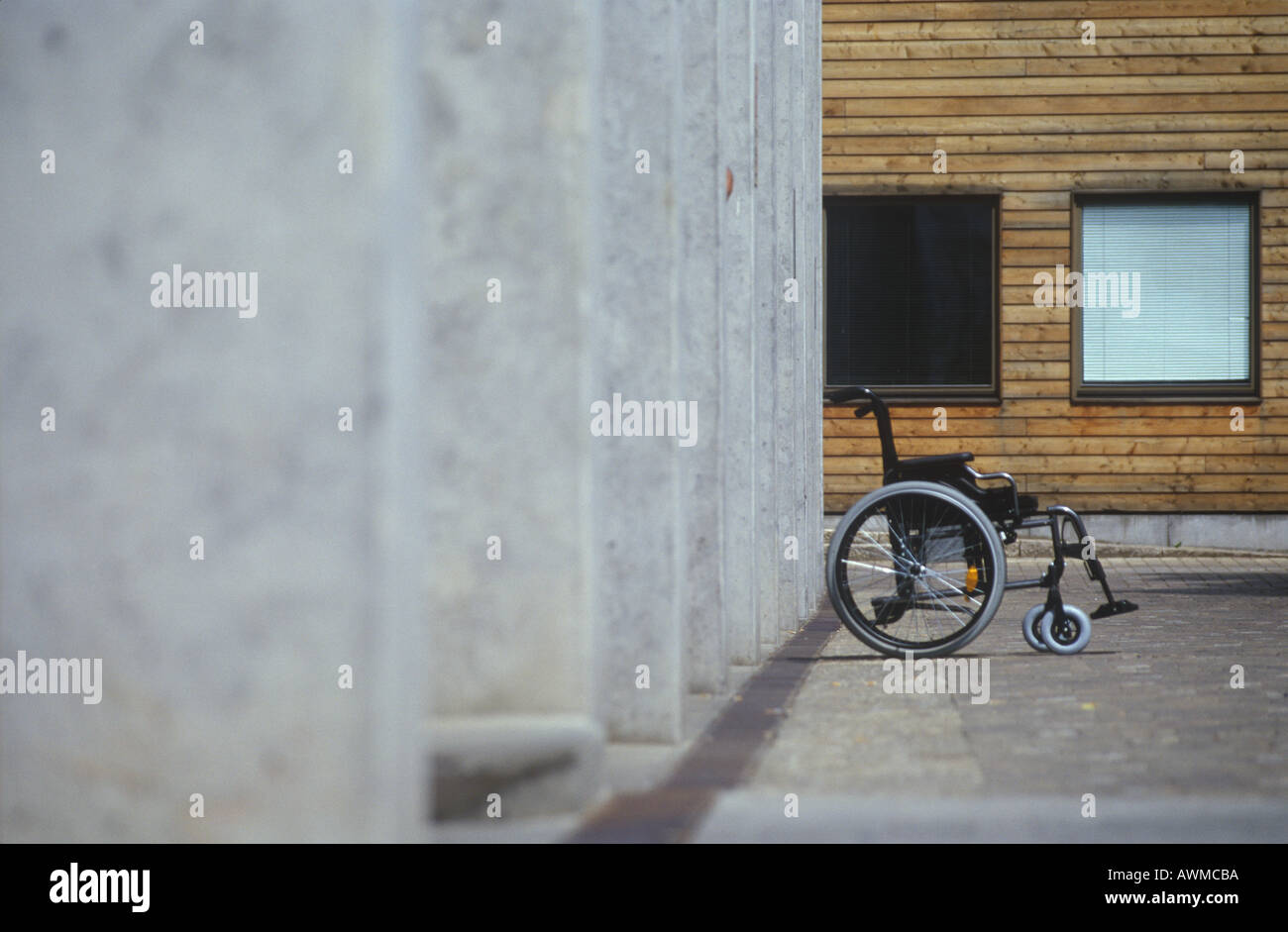 Side profile of wheelchair Stock Photo - Alamy