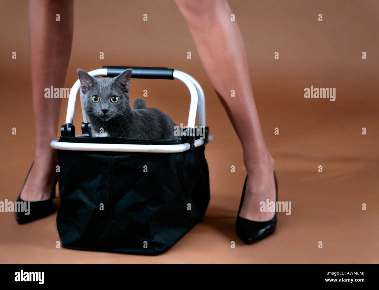 Between legs woman hi-res stock photography and images - Alamy