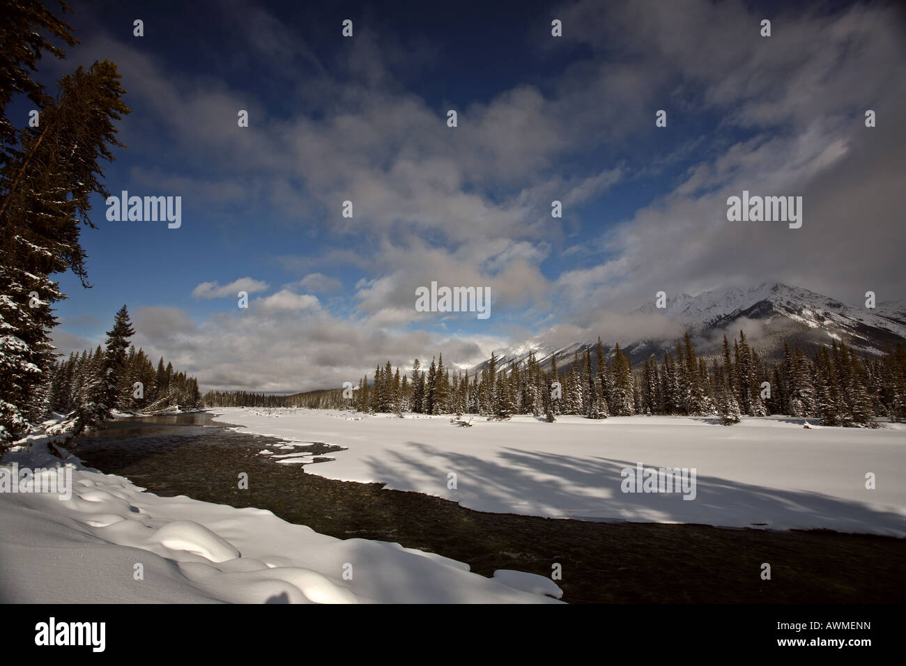 Open river water hi-res stock photography and images - Alamy