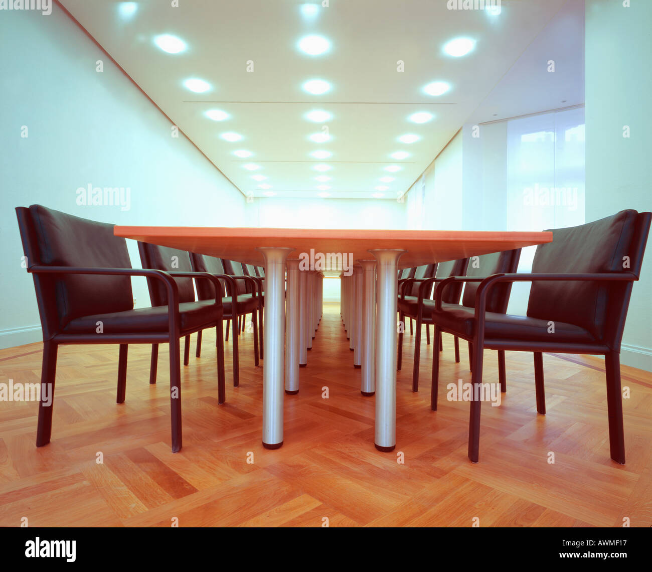 Tables meetings hi-res stock photography and images - Alamy