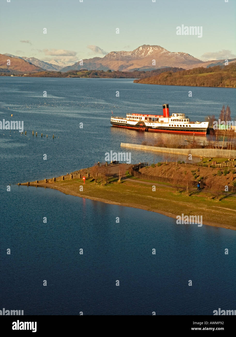 Loch view restaurant hi-res stock photography and images - Alamy