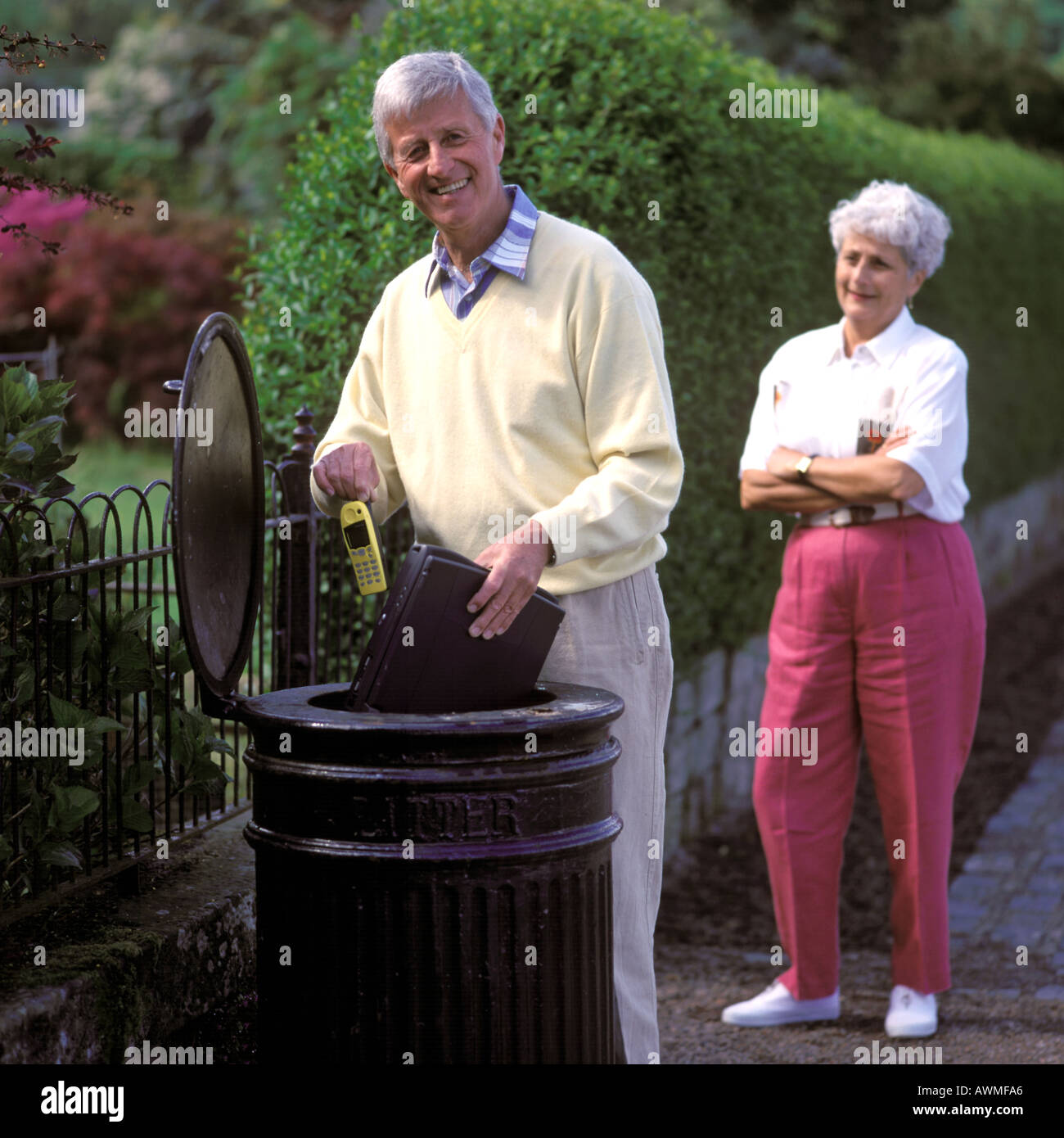 MAN RETIRING FROM WORK Stock Photo - Alamy