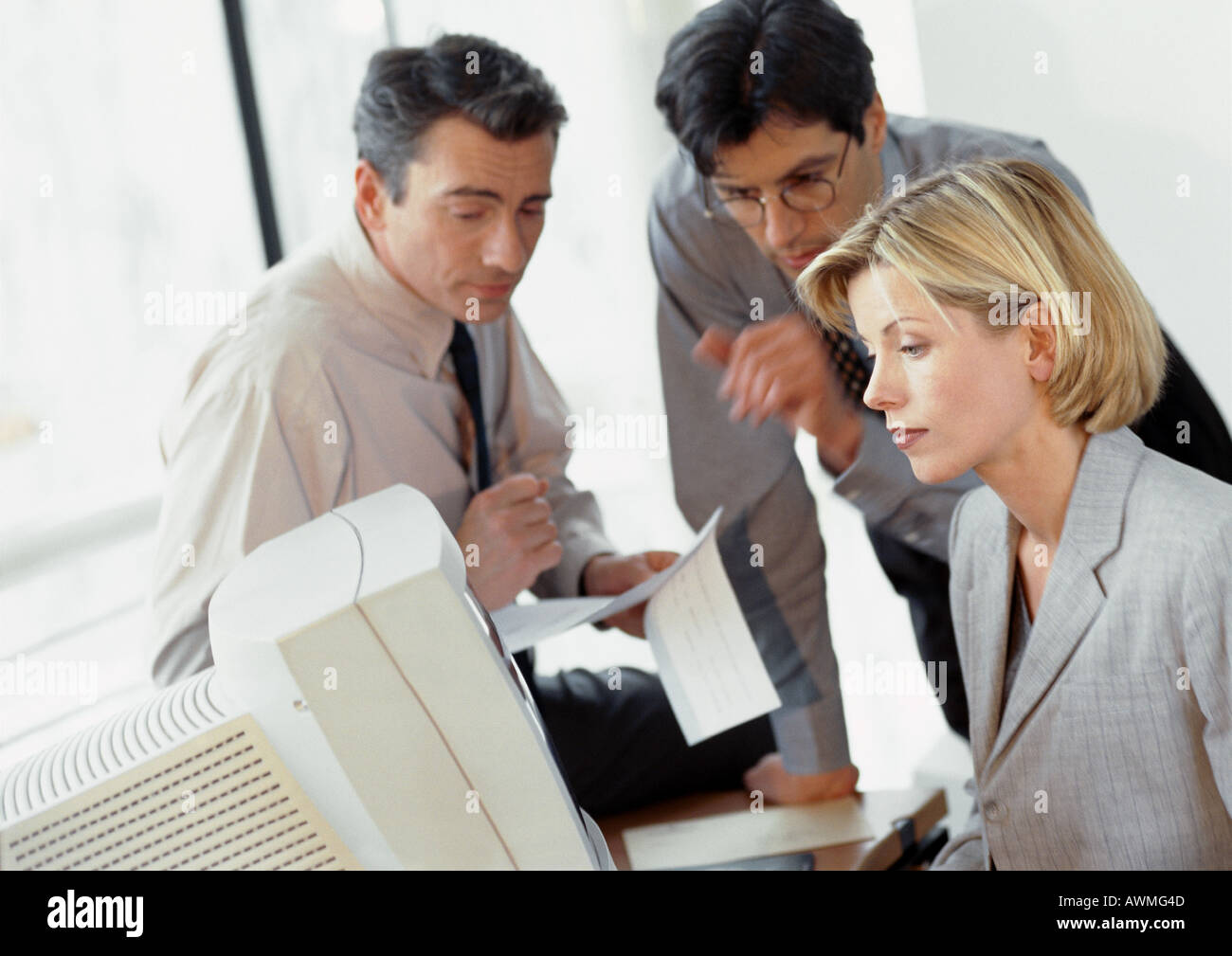 Workers examining screens hi-res stock photography and images - Alamy