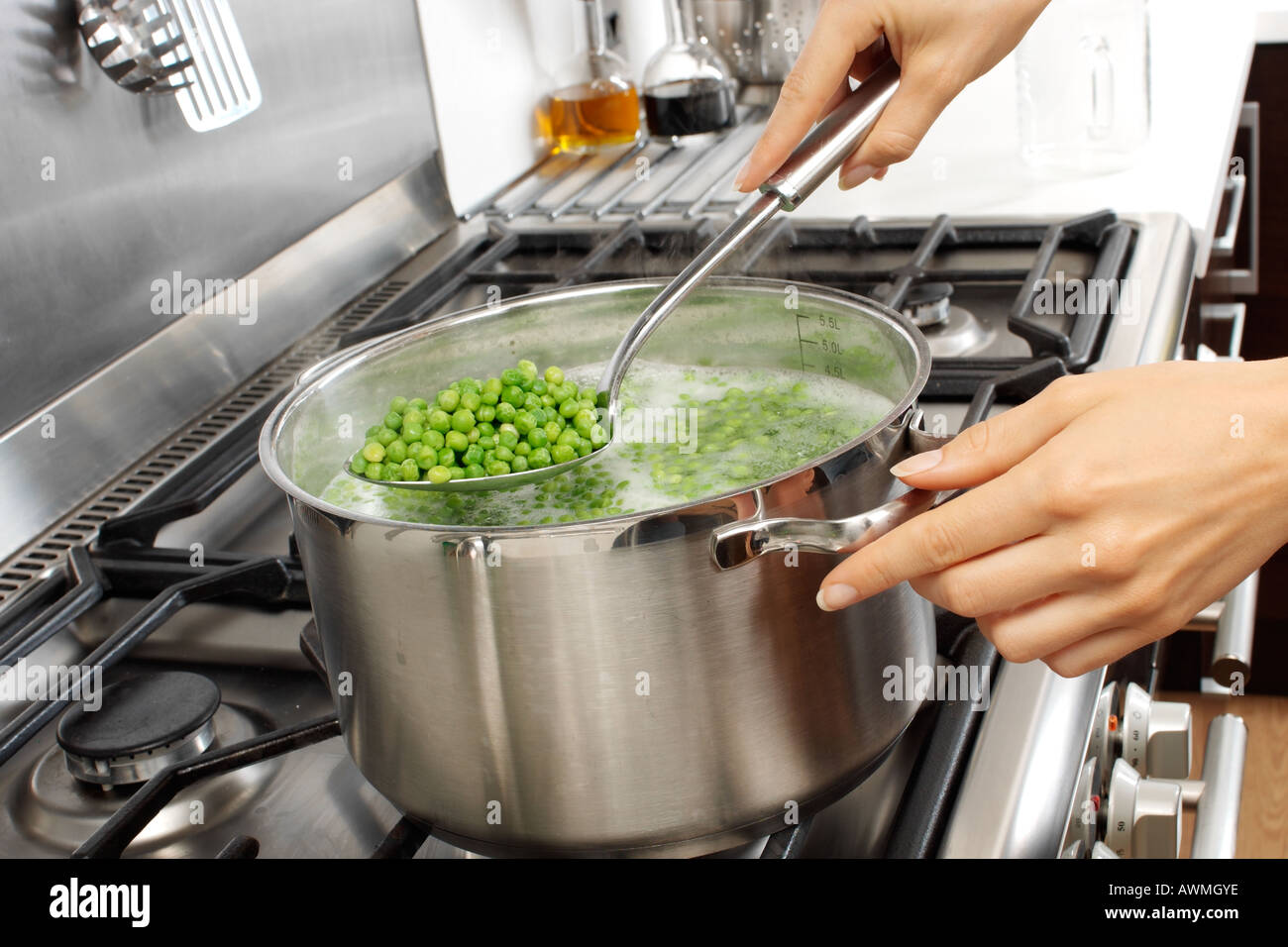 Boiling peas hi-res stock photography and images - Alamy